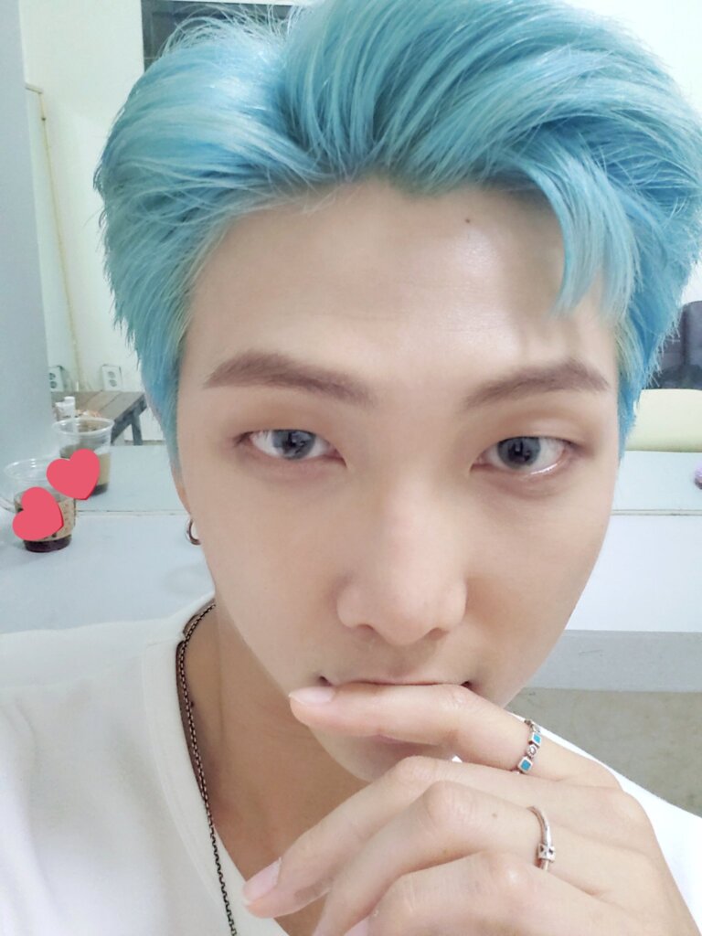 Idols com cabelo azul: 18 visuais da cor favorita da maioria das pessoas