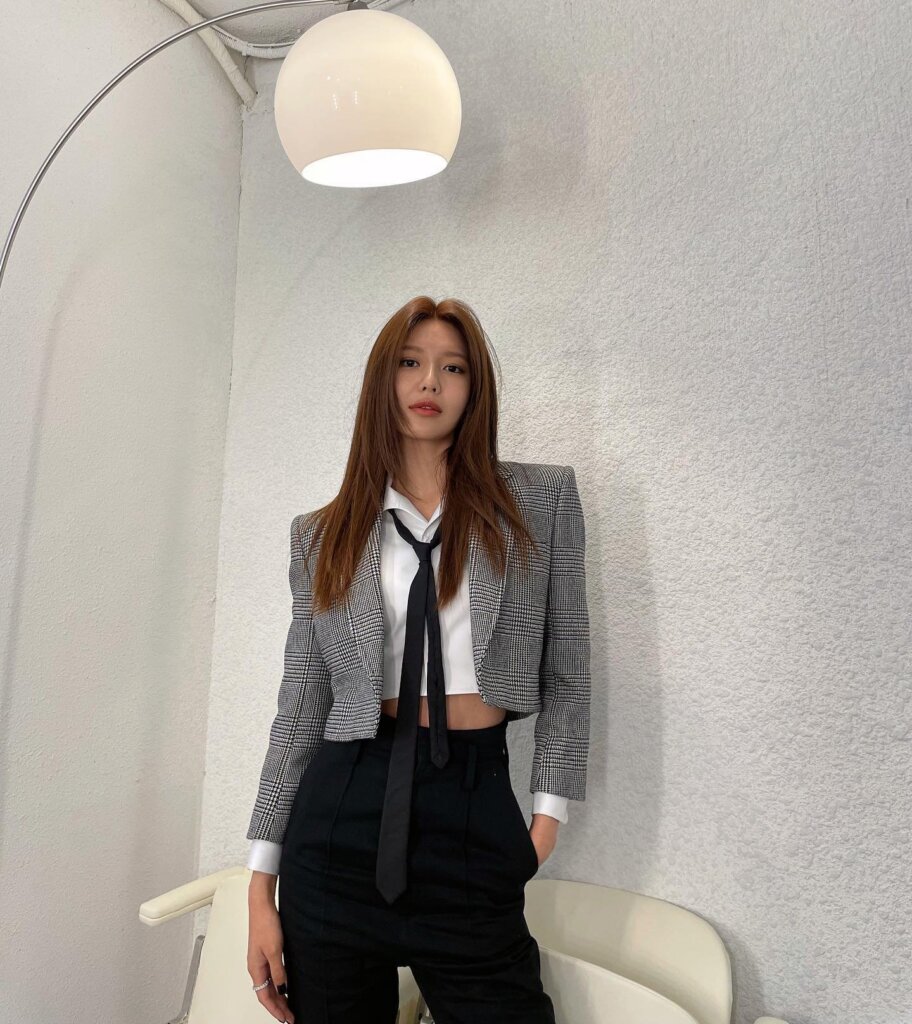 Idols de terno: visuais que vão do clássico ao extravagante